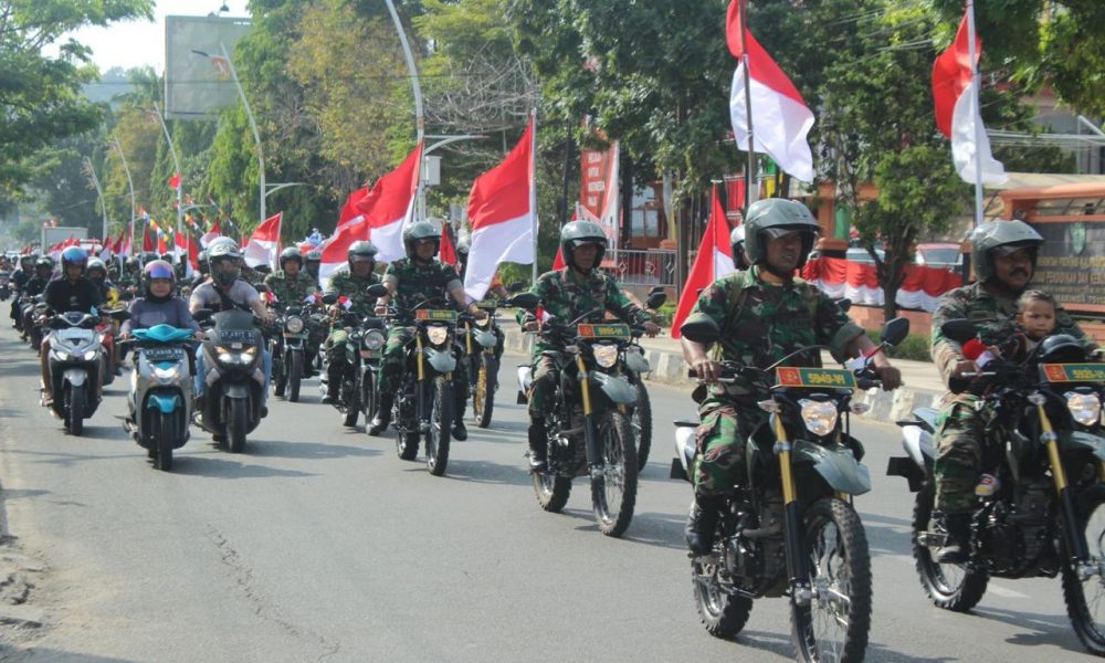 Sambut HUT RI Ke-78, Personel Kodim 0901/Samarinda Laksanakan Kegiatan Pawai Merah putih ...